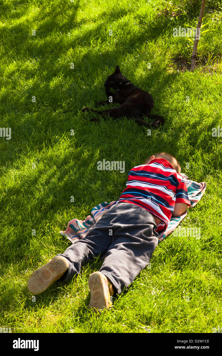 Sleep sleeping outdoors hi-res stock photography and images - Alamy