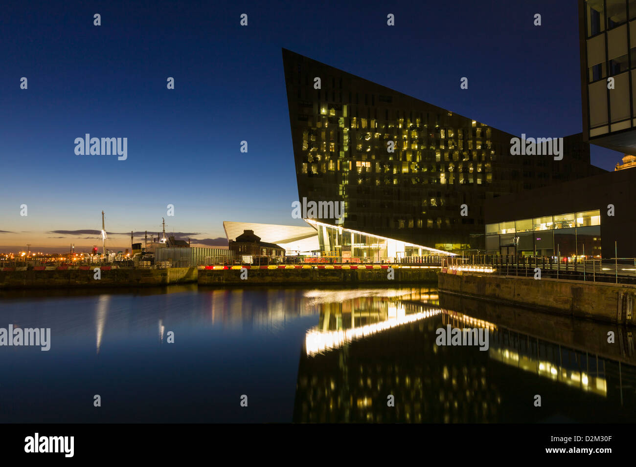 Island building hi-res stock photography and images - Alamy