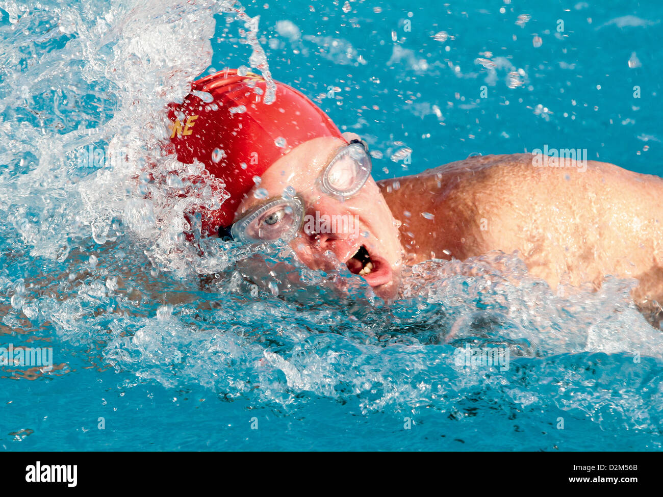 Cold water swimmers at Tooting Bec Lido Stock Photo - Alamy