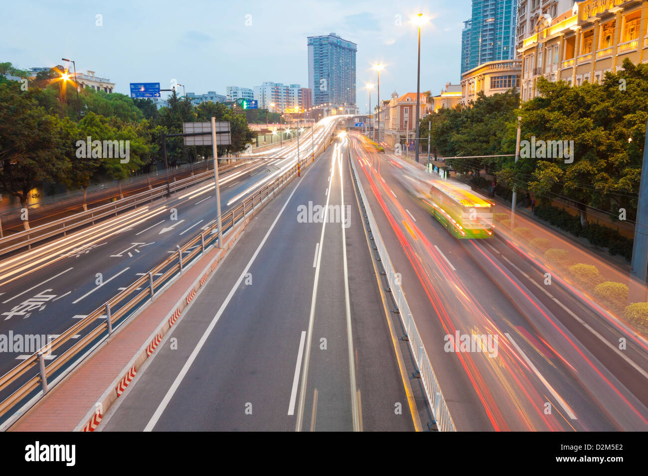 Night guangzhou downtown busy traffic hi-res stock photography and ...