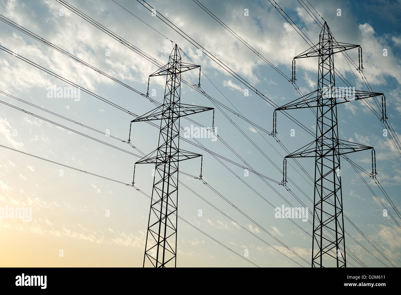 Electric pylons and wires hi-res stock photography and images - Alamy