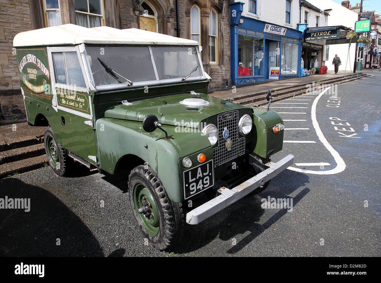 Land rover van hi-res stock photography and images - Alamy