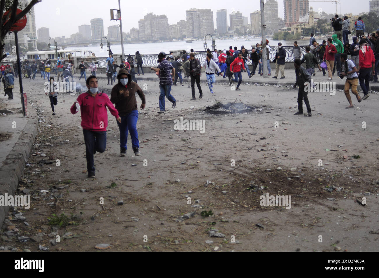Cairo, Egypt. 28th January 2013. Egyptian protesters battled police ...
