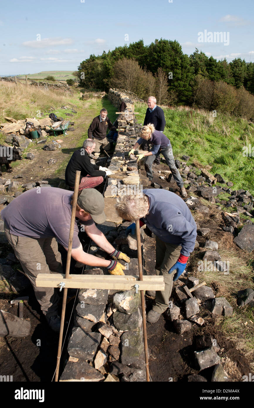 Dry Stone Walling in the Yorkshire Pennines near Scammonden Reservoir ...