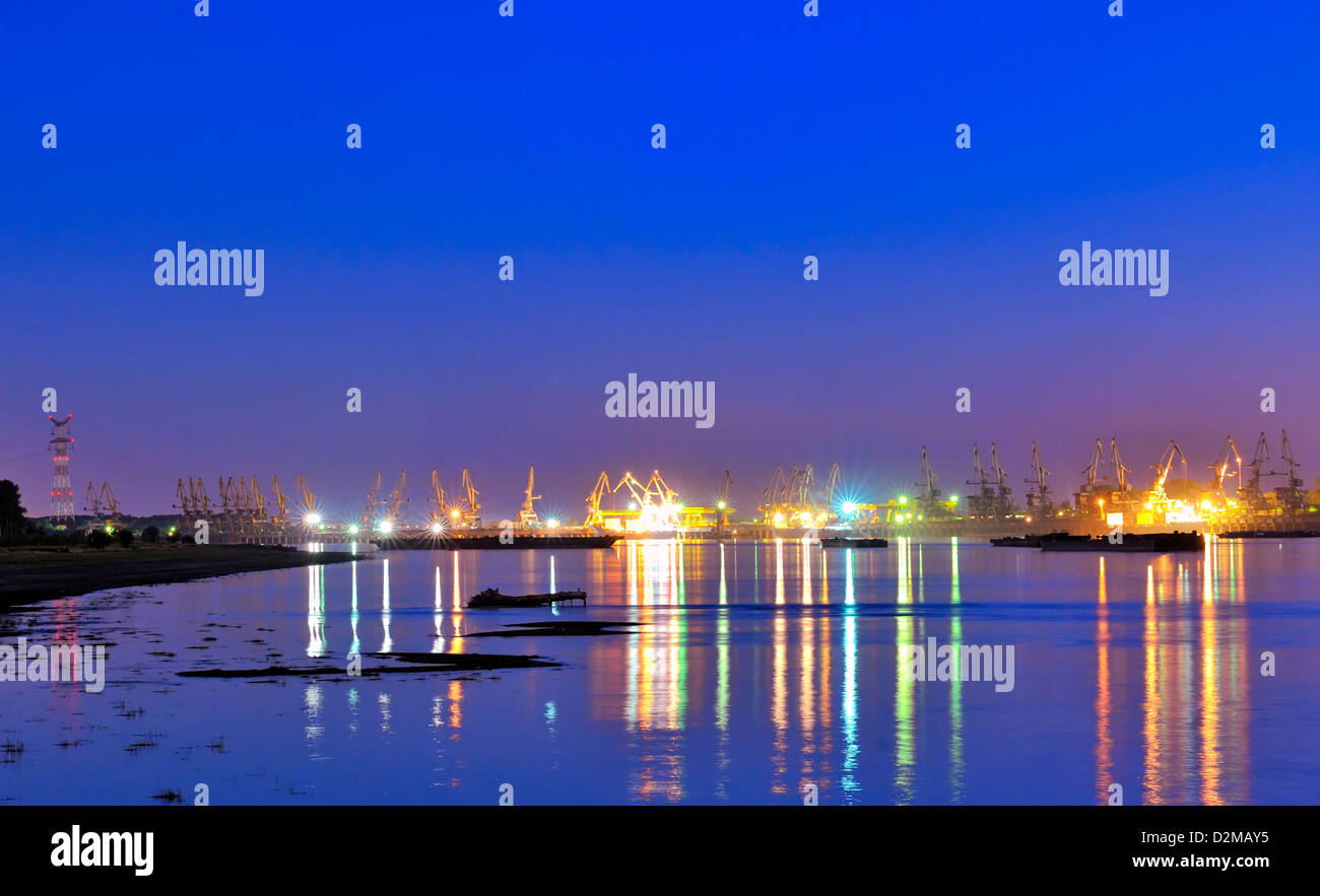 Container port night hi-res stock photography and images - Alamy