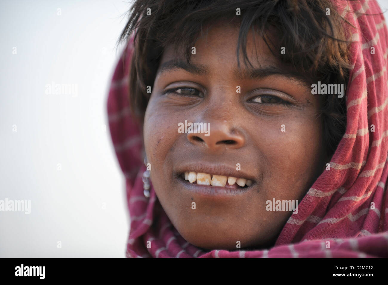 Indian poor girl smile hi-res stock photography and images - Alamy