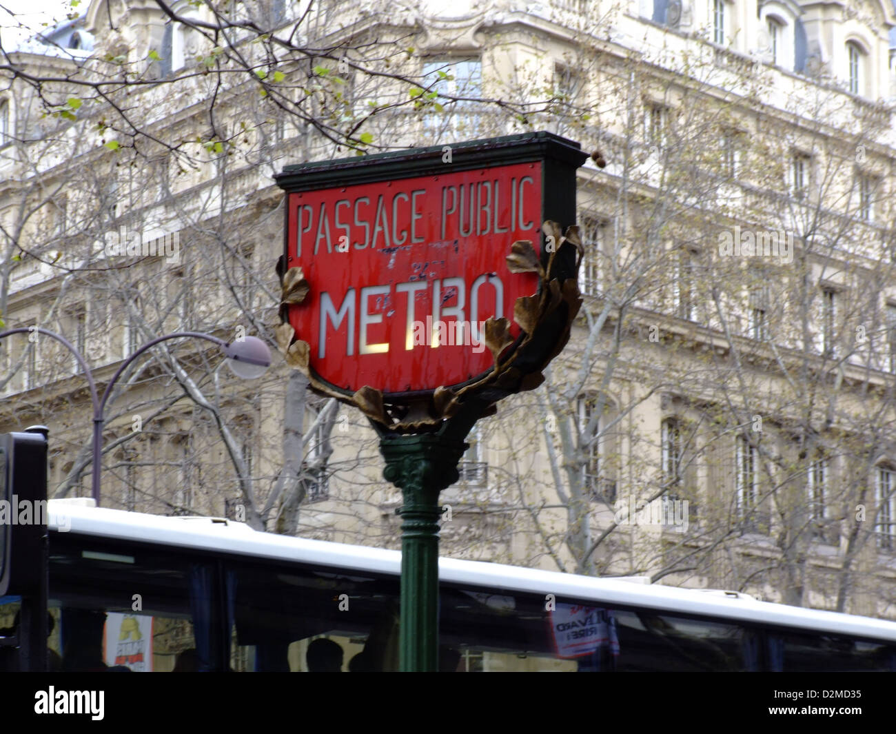 Passage public metro hi-res stock photography and images - Alamy