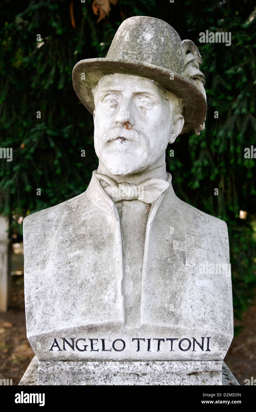 Rome. Italy. View of the bust of Angelo Tittoni along Via Garibaldi on ...