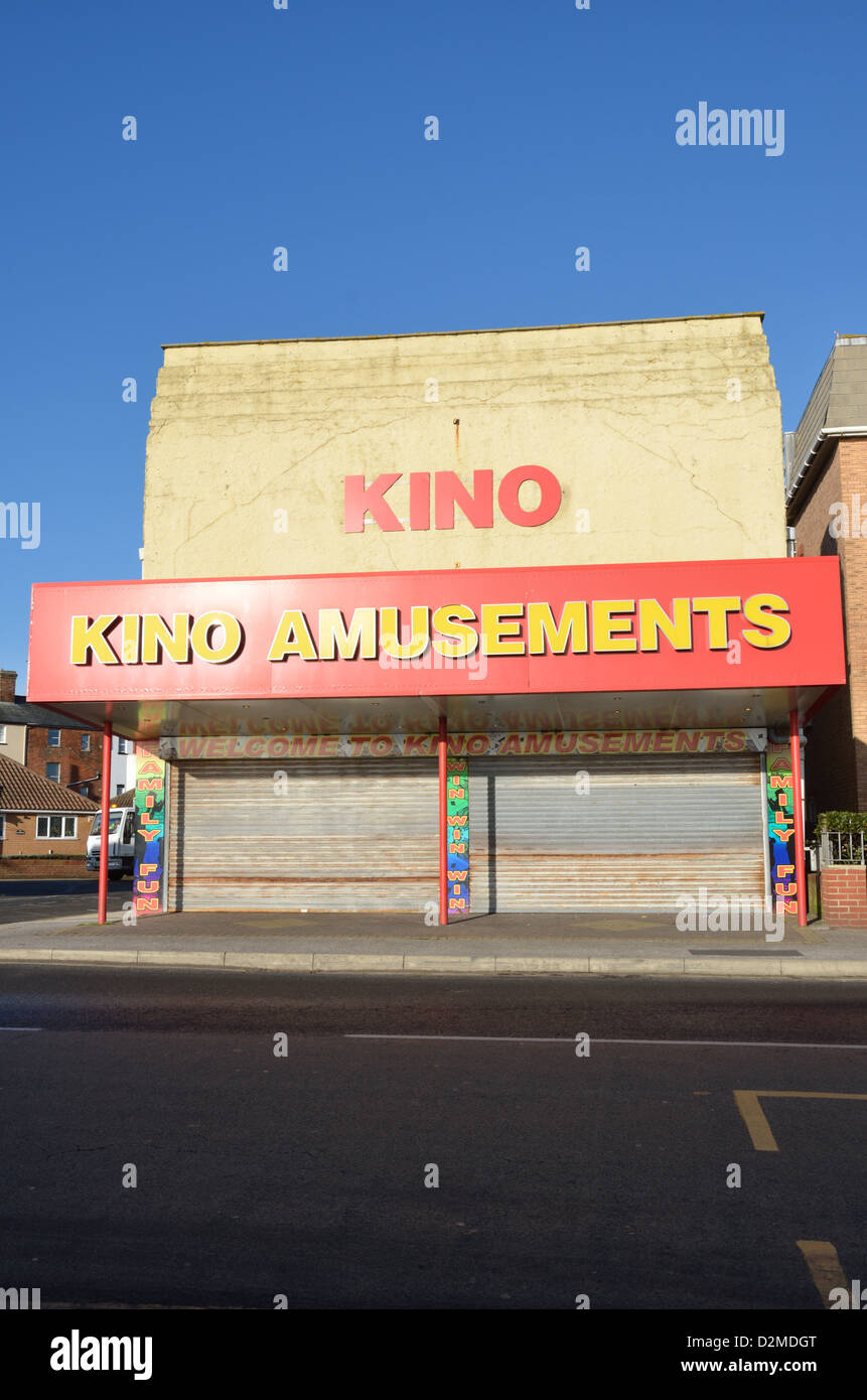 Closed arcade hi-res stock photography and images - Alamy