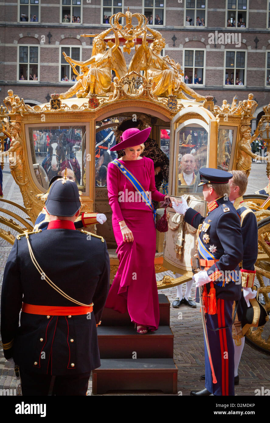 QUEEN BEATRIX OF THE NETHERLANDS ABDICATION FILE PIX: Dutch Crown ...
