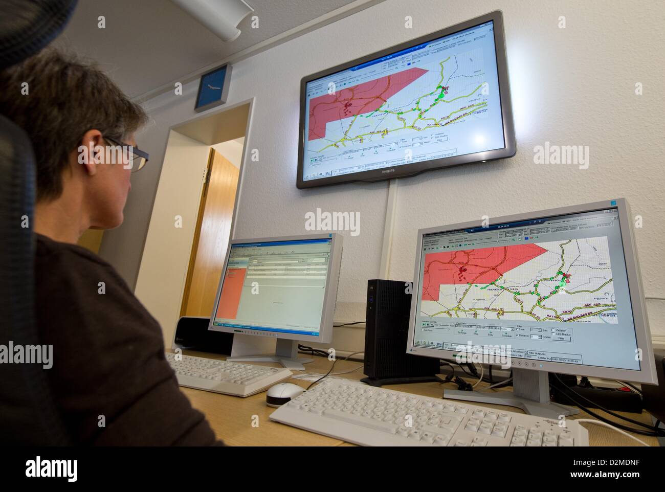 Arrows in green screen hi-res stock photography and images - Alamy