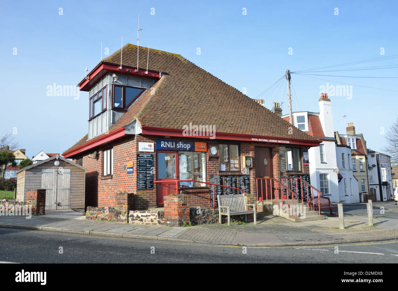 Rnli shop and building hi-res stock photography and images - Alamy