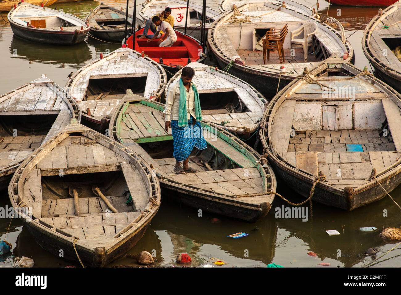 Indian wooden boats hi-res stock photography and images - Alamy