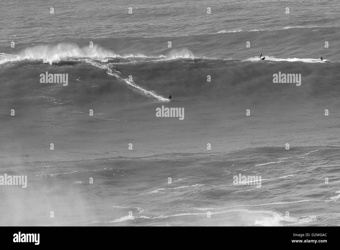 Highest waves portugal hi-res stock photography and images - Alamy