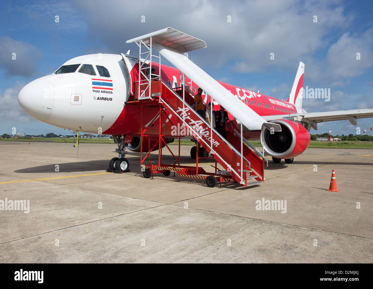 Airport ground crew ramp hi-res stock photography and images - Alamy