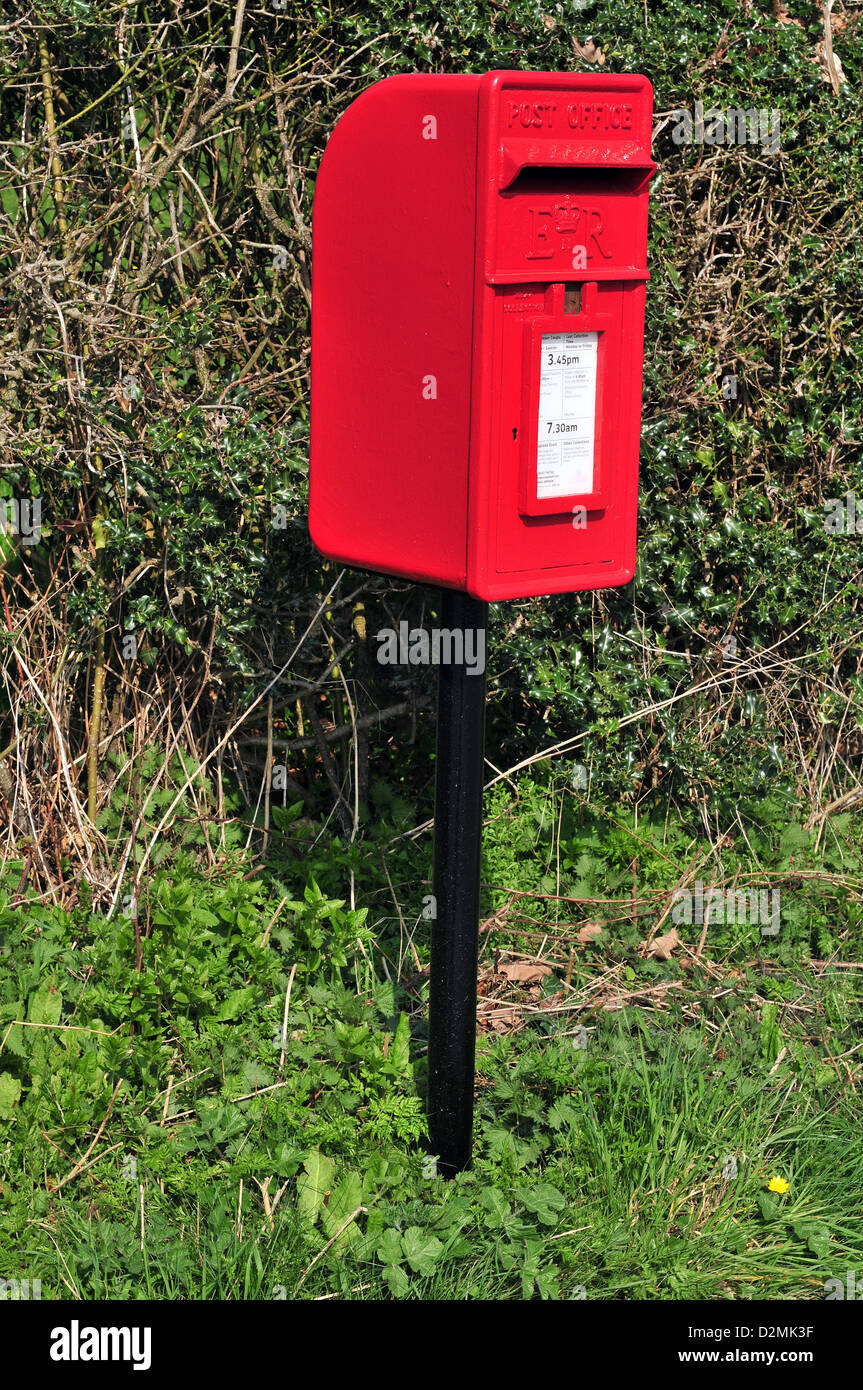 Rural post box in country lane hi-res stock photography and images - Alamy