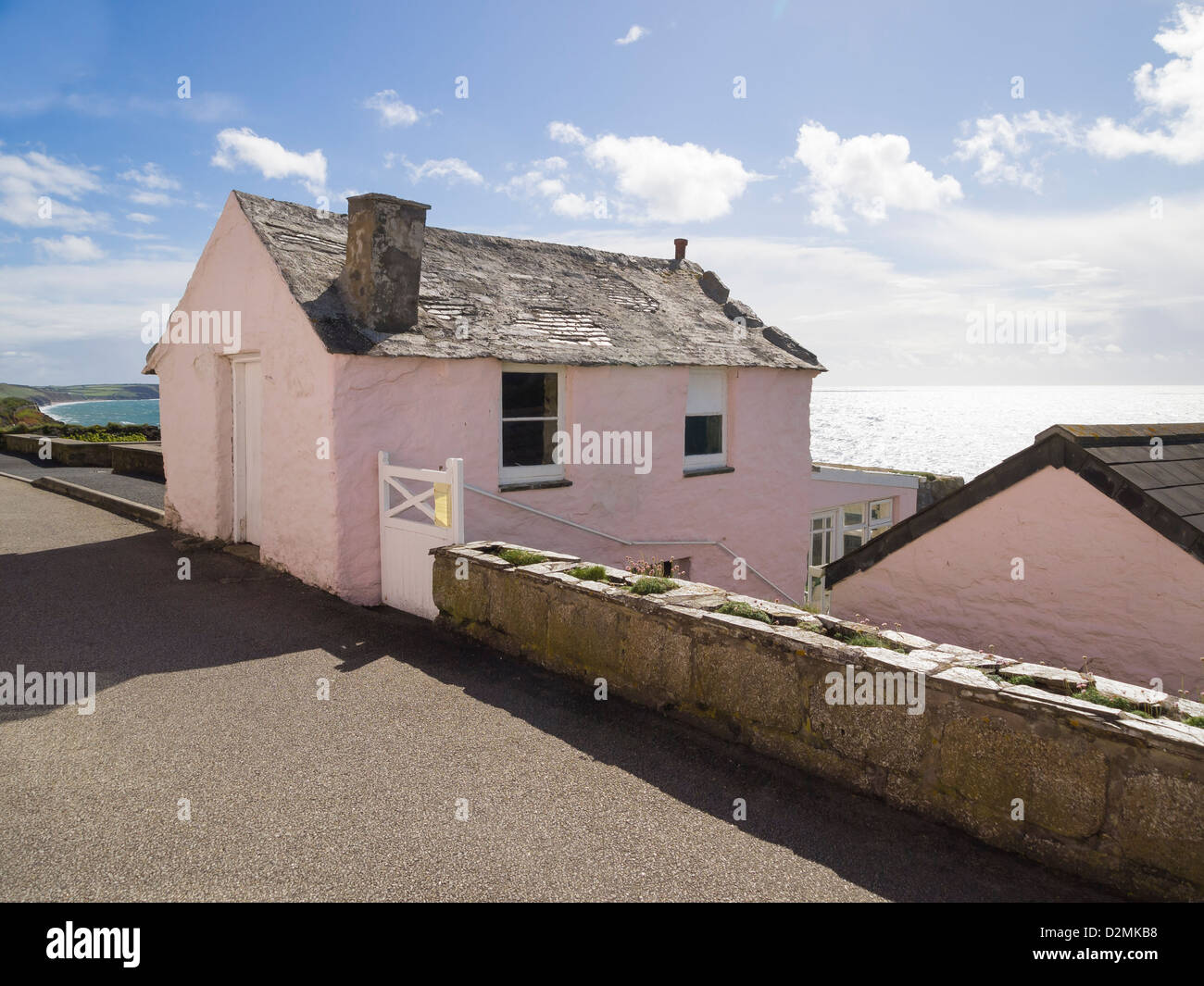 Seaside cottage hi-res stock photography and images - Alamy
