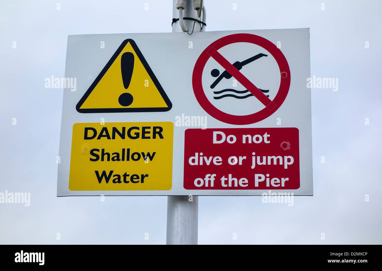 Pier warning sign hi-res stock photography and images - Alamy