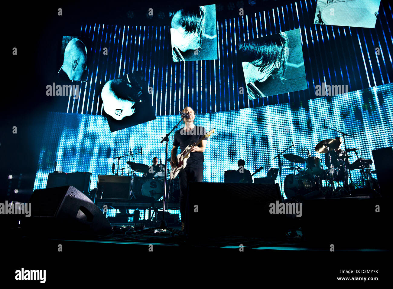 Radiohead live hi-res stock photography and images - Alamy