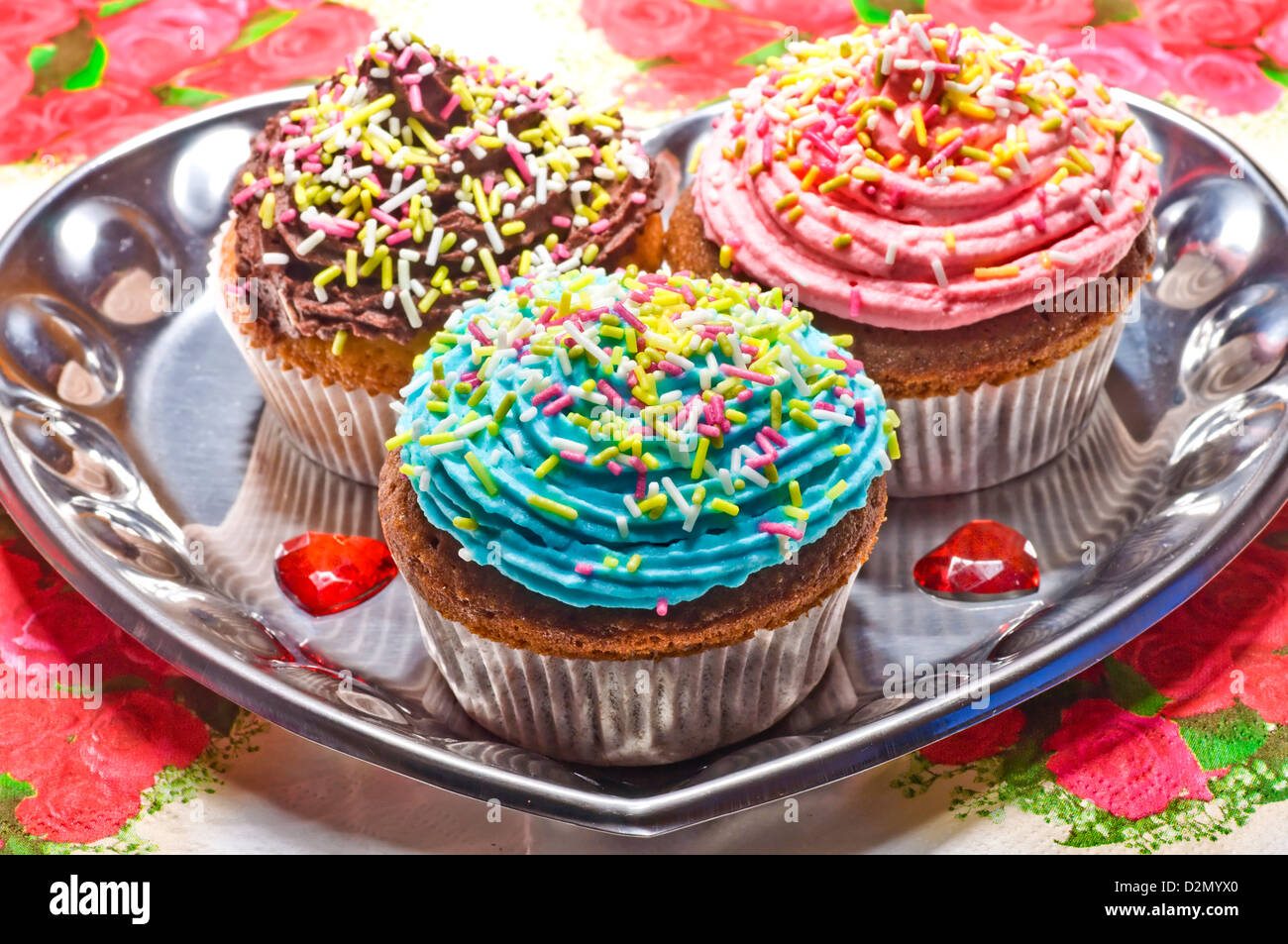 Heart muffins hi-res stock photography and images - Alamy
