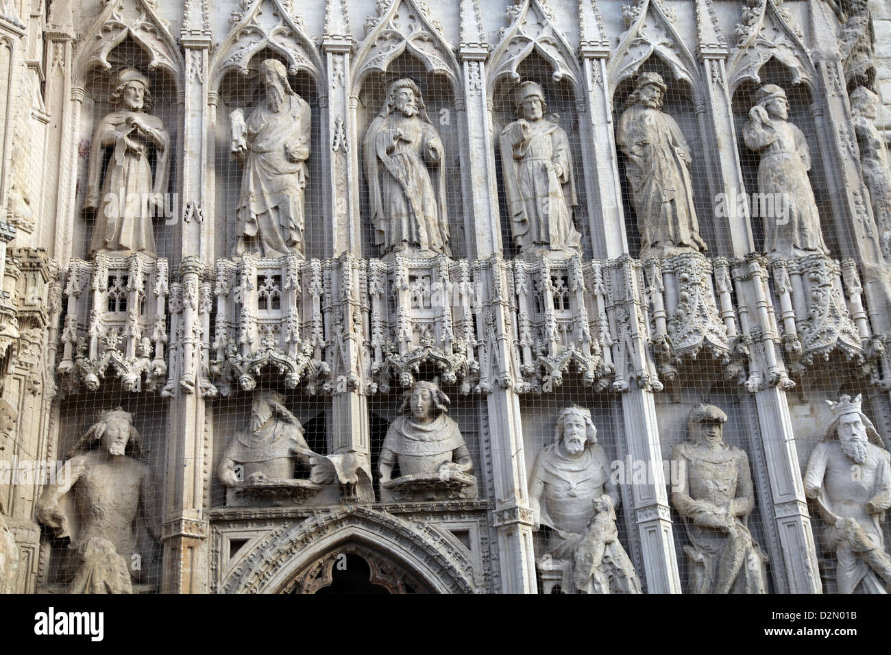 Exeter cathedral statue hi-res stock photography and images - Alamy