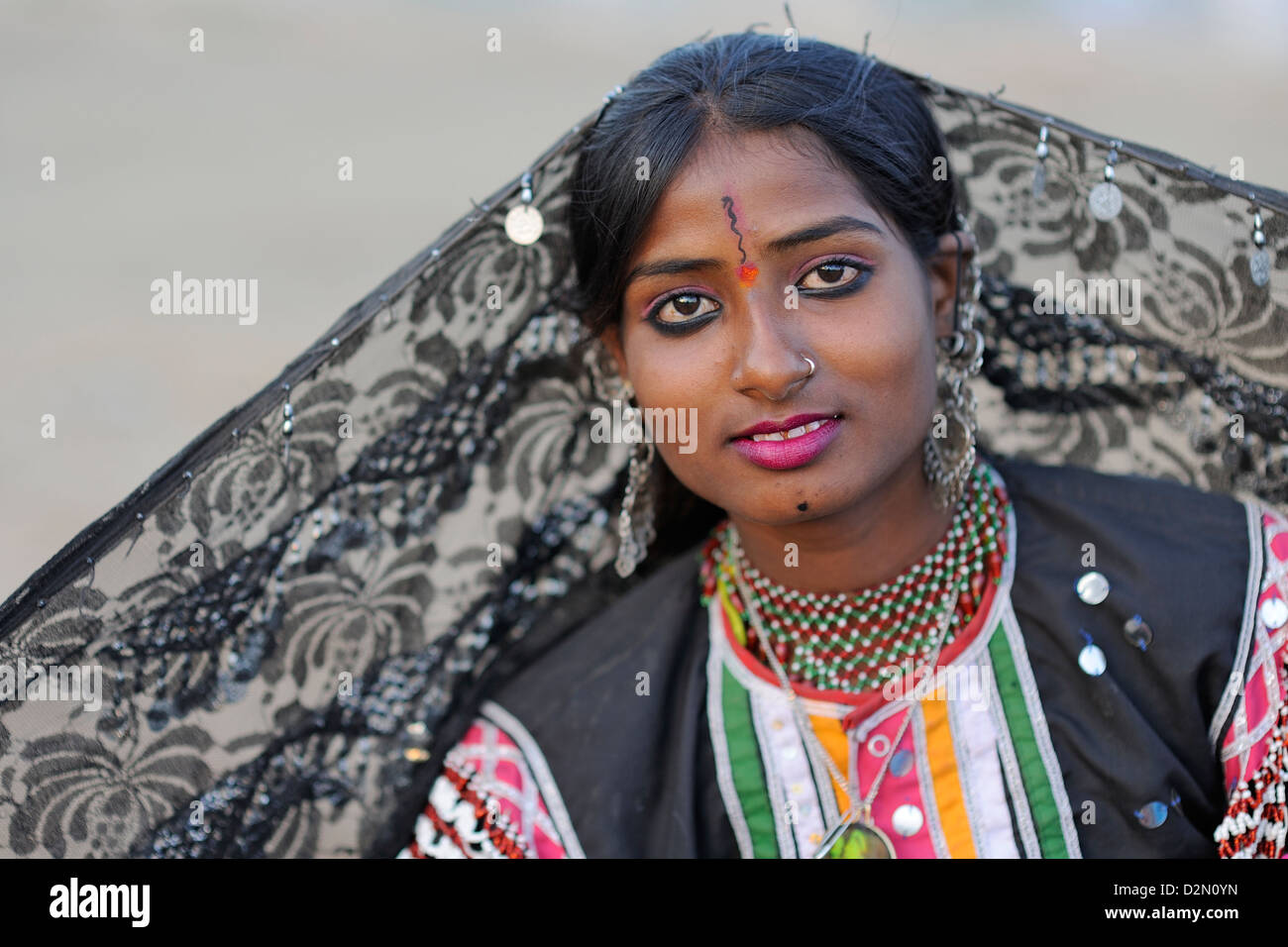 Portrait of traditionally dressed indian woman Stock Photo - Alamy