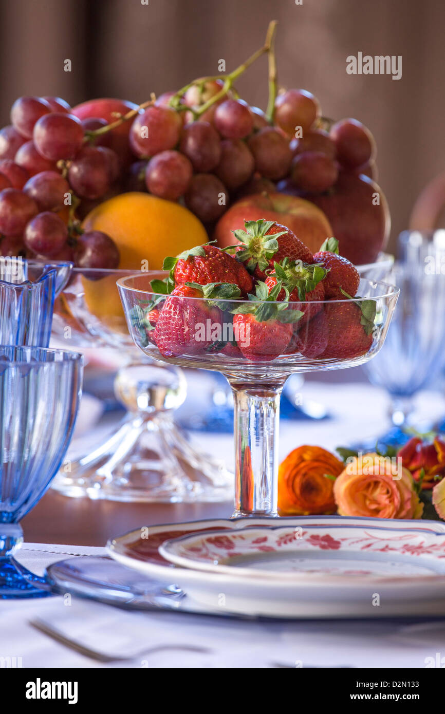 Fruit setting hi-res stock photography and images - Alamy