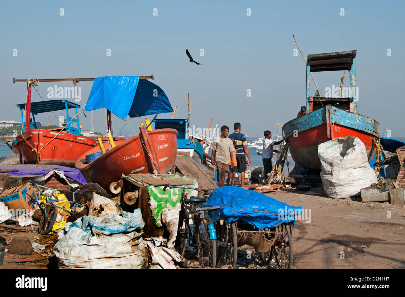Mumbai fishing village hi-res stock photography and images - Alamy