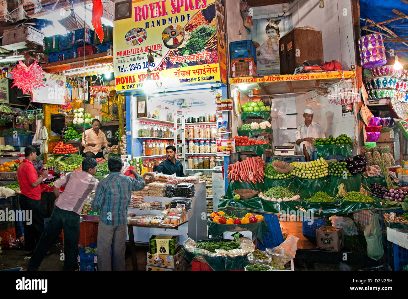 Mumbai ( Bombay ) India Crawford Market Greengrocer fruits Stock Photo ...