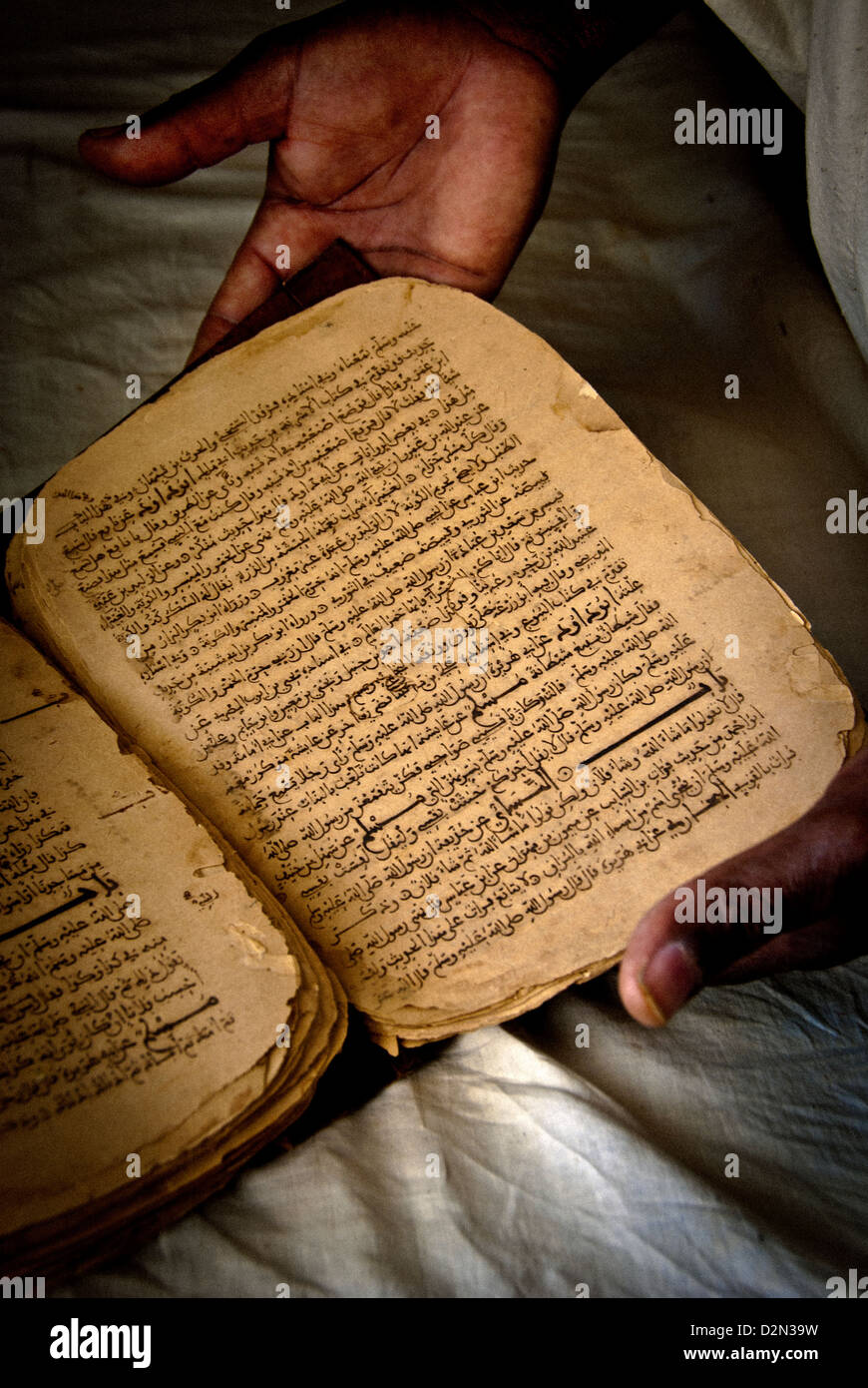 Law manuscript from Granada ( Al-Andalus ) at the CEDRAB . Timbuktu ...
