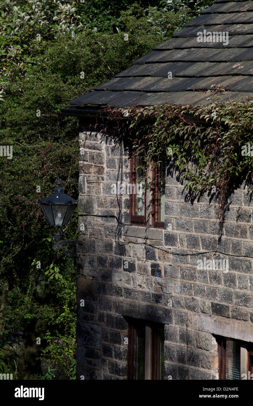 Saddleworth - Stonework in buildings detail of cottage Stock Photo - Alamy