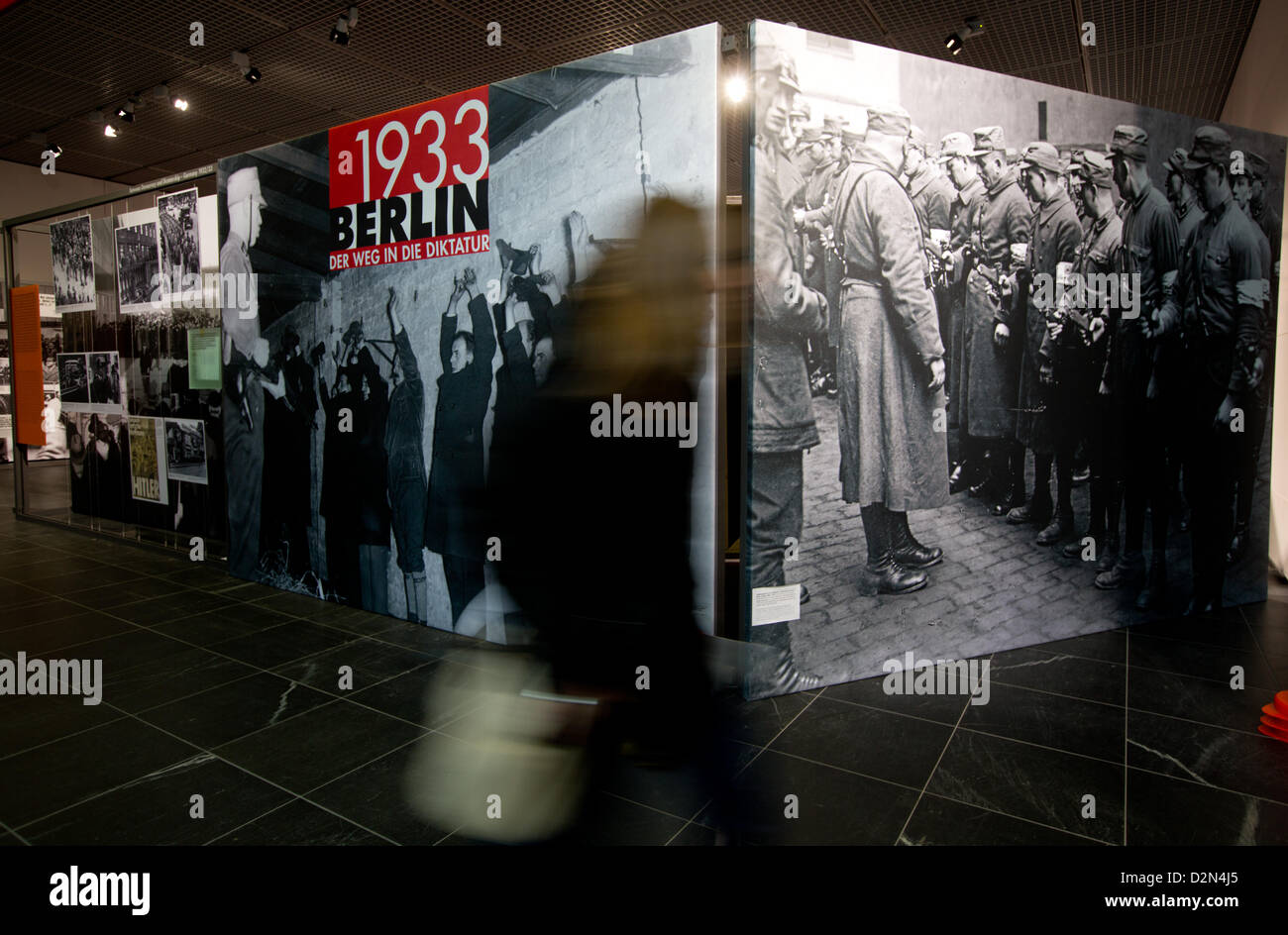 A visitor walks through the special exhibition "Berlin 1933 - Der Weg ...