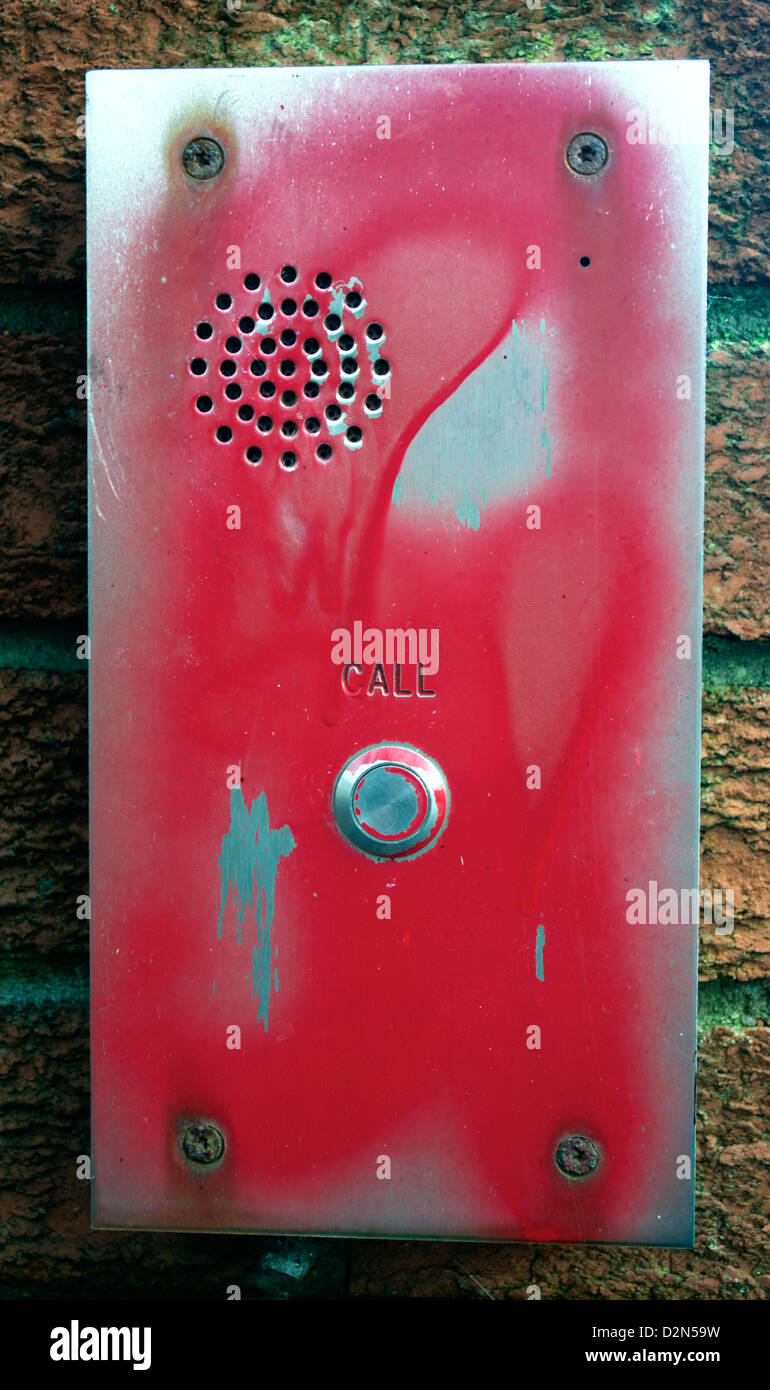 Red police box hi-res stock photography and images - Alamy