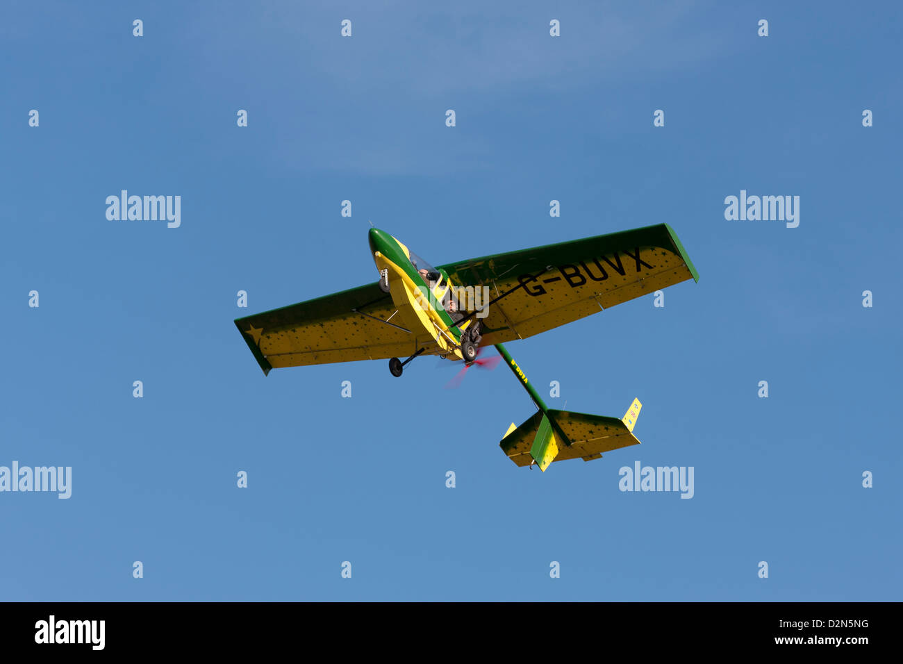 Shadow microlight aeroplane hi-res stock photography and images - Alamy