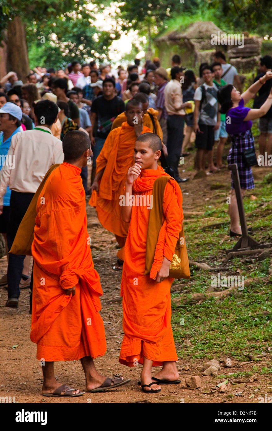 Monks at Angkor temples Stock Photo - Alamy