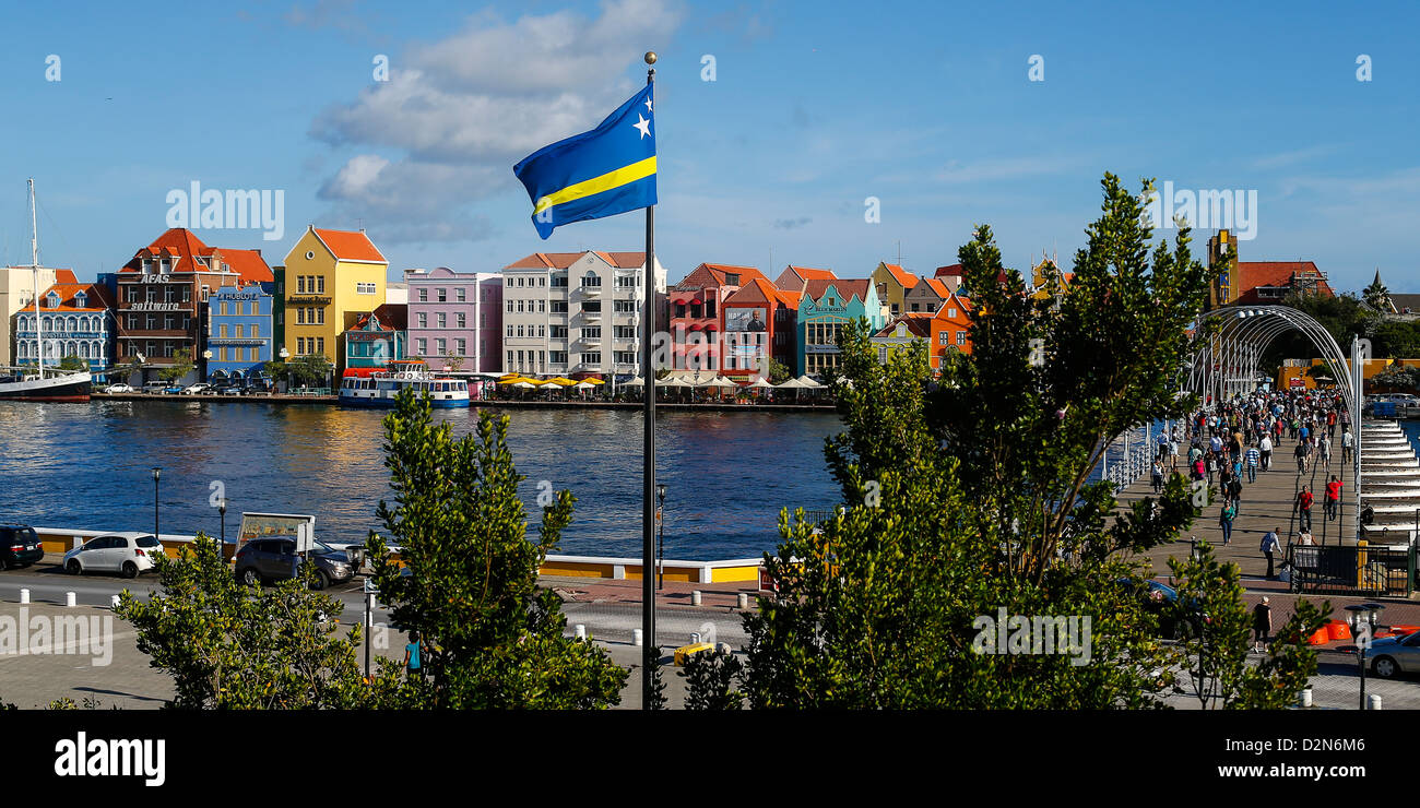 Historic dutch houses in willemstad curacao hi-res stock photography ...