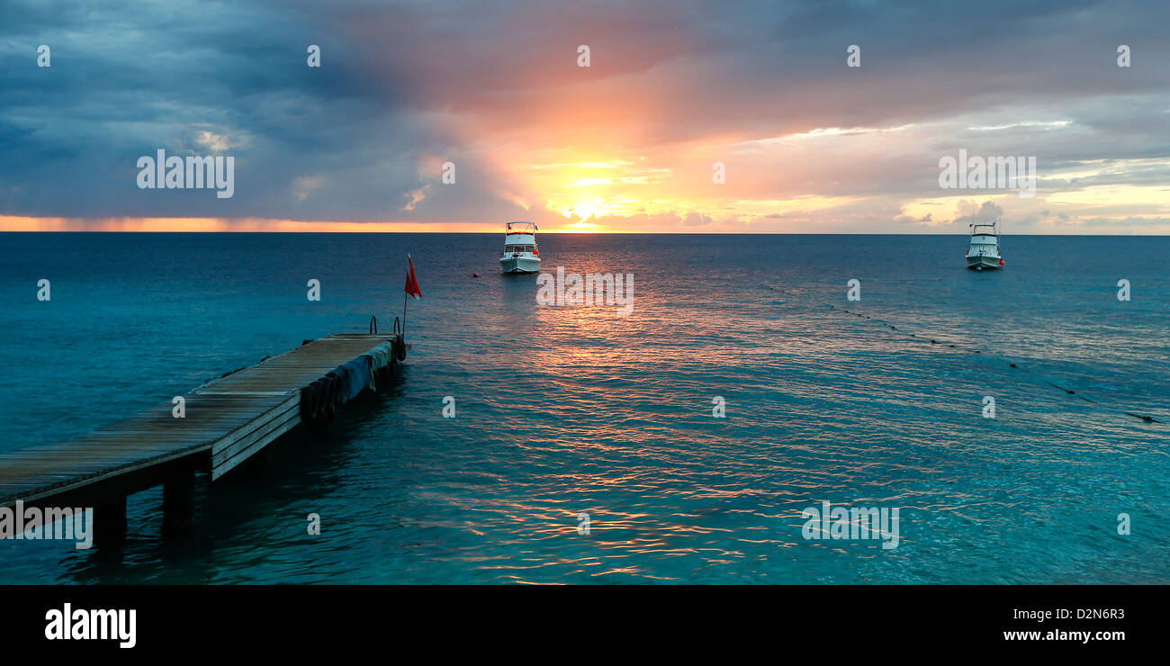 Sunset at the Caribbean island of Curacao Stock Photo - Alamy