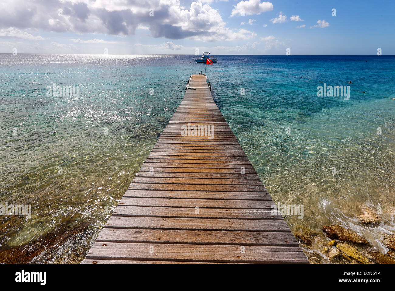 Wooden pier island tropical paradise hi-res stock photography and ...