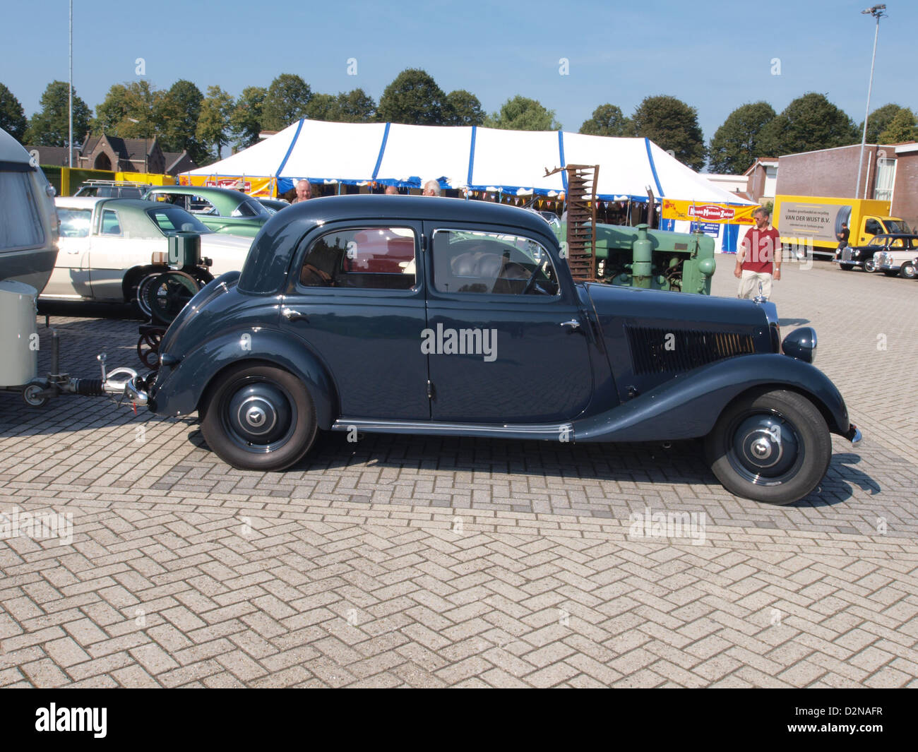 The 1952 Mercedes-Benz 170D is a classic diesel-powered car known for ...