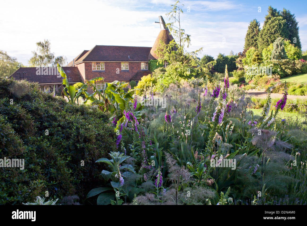 June borders hi-res stock photography and images - Alamy
