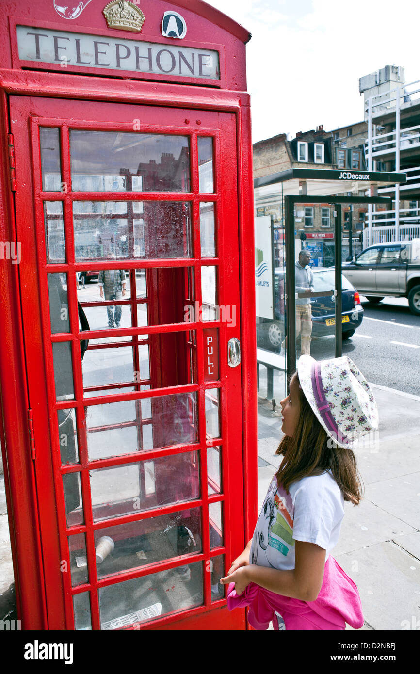 Red booth hi-res stock photography and images - Alamy