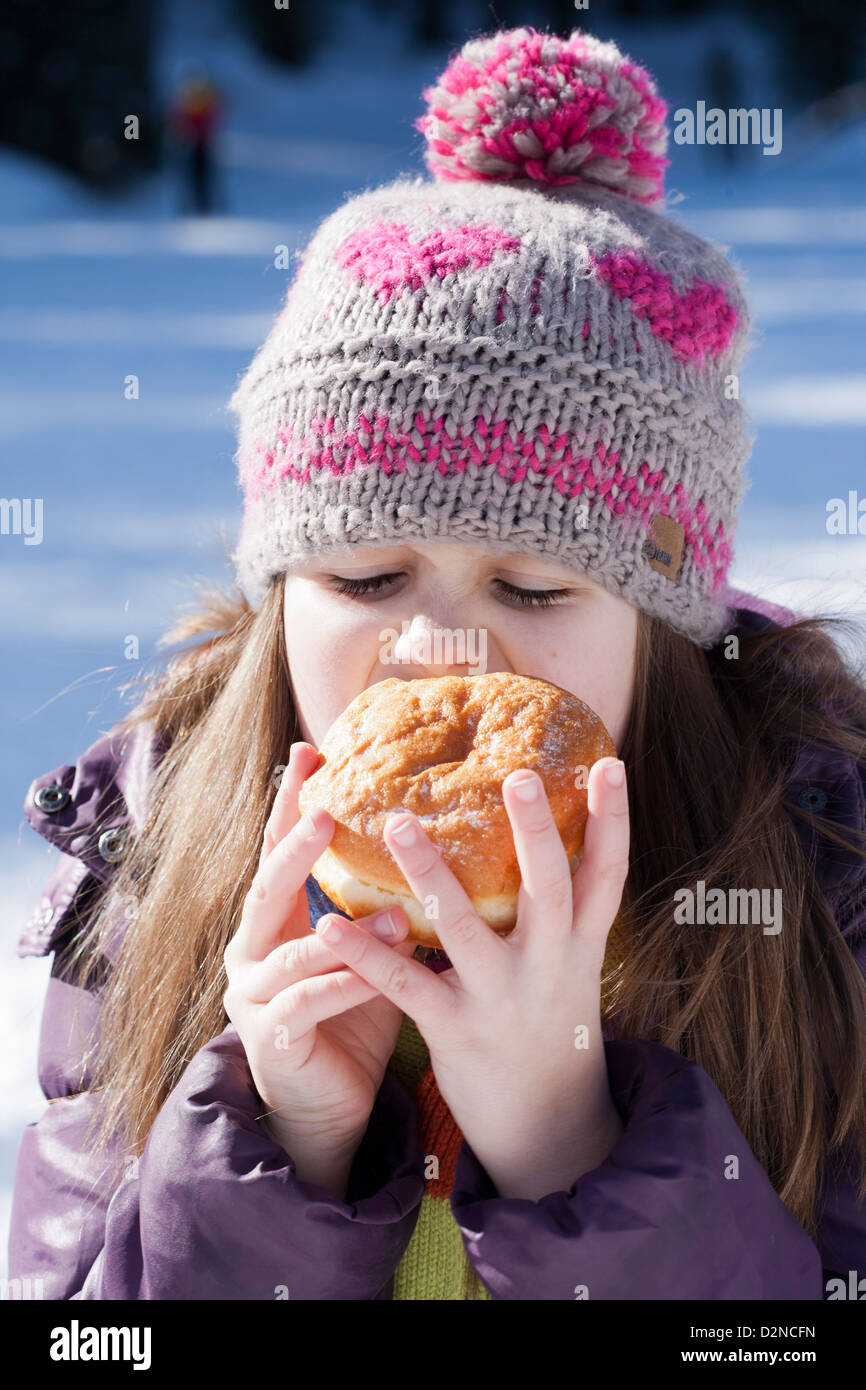 Eat eating donut hi-res stock photography and images - Alamy