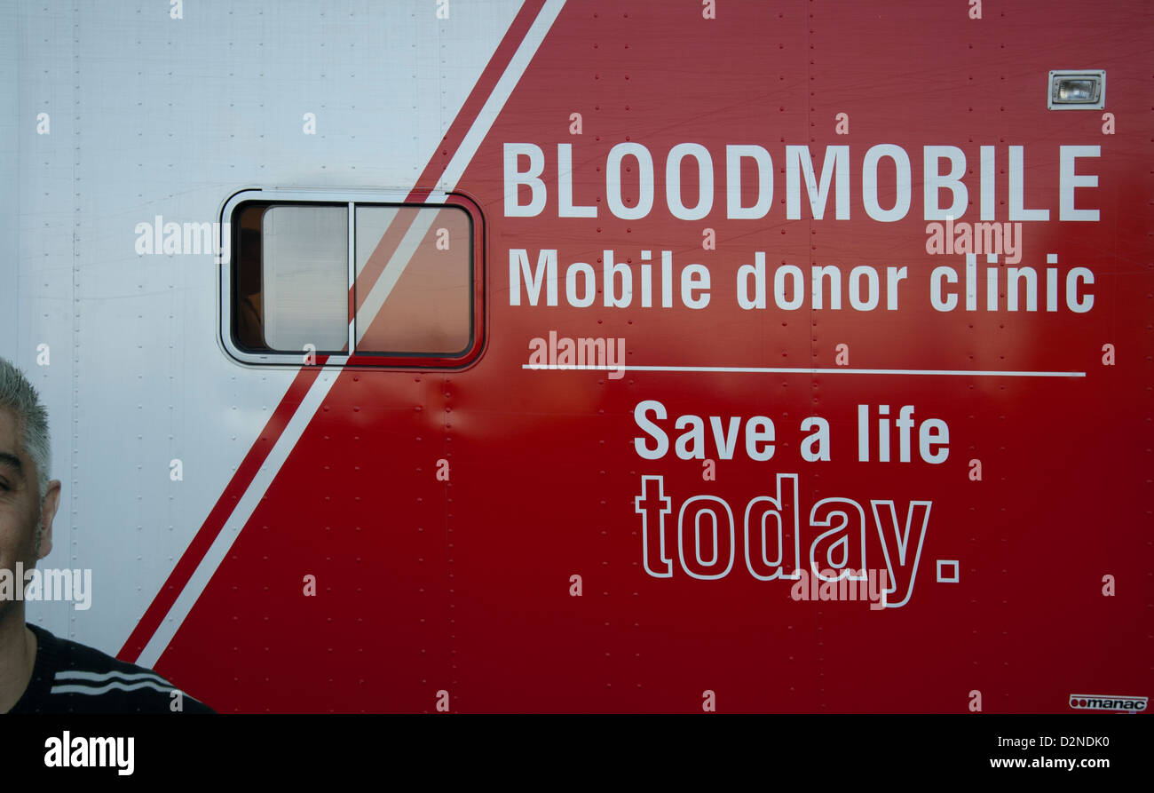 Mobile blood donor hi-res stock photography and images - Alamy