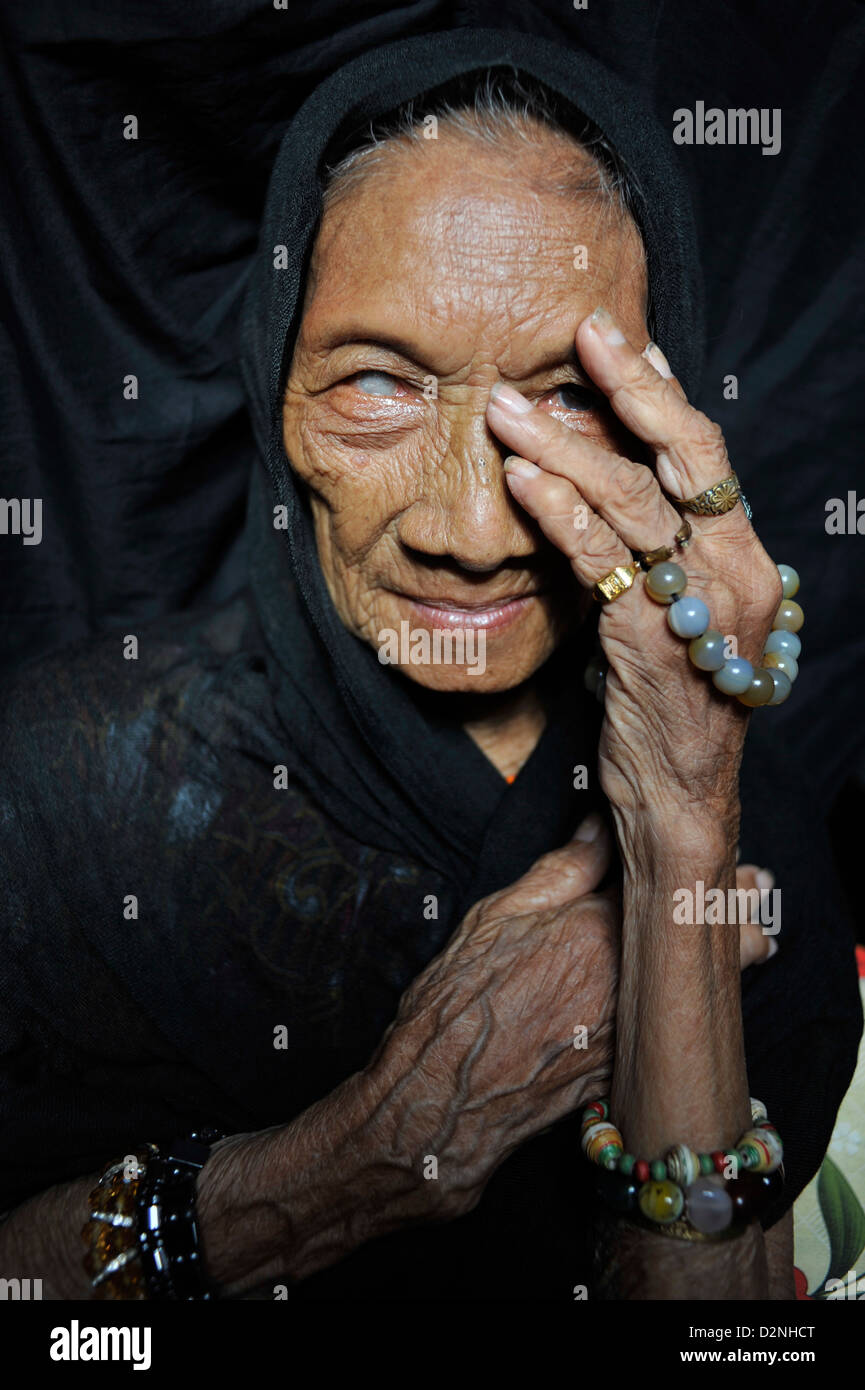 south east asian princess Stock Photo - Alamy