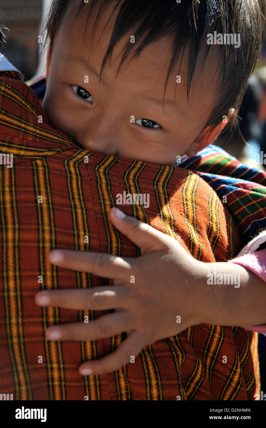 kid onto his father's back Stock Photo - Alamy