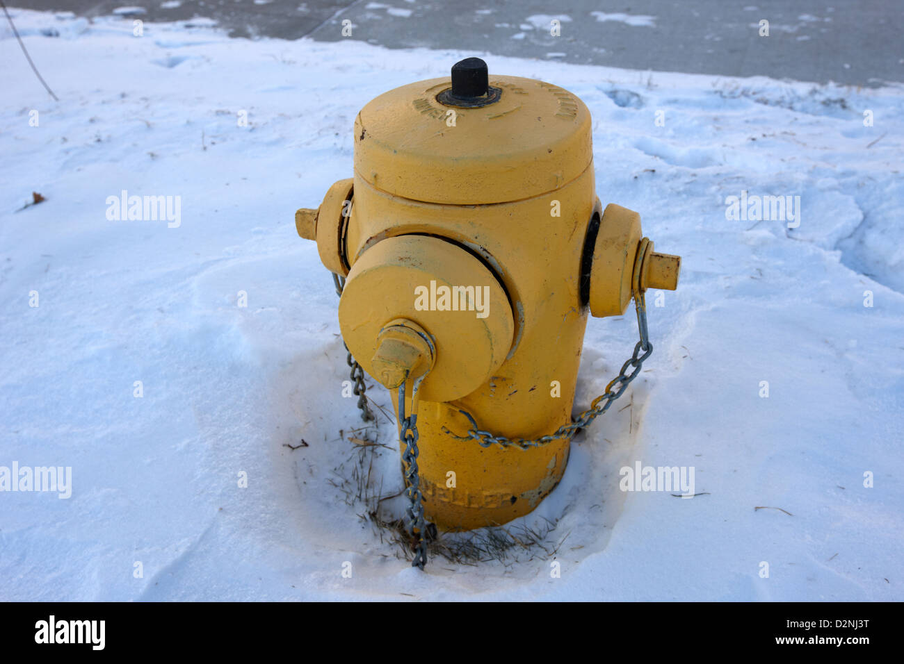 Mueller yellow fire hydrant in hi-res stock photography and images - Alamy