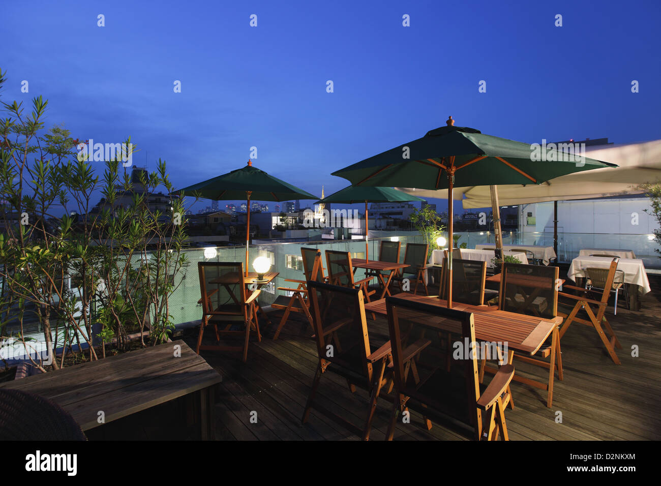 Restaurant terrace hi-res stock photography and images - Alamy