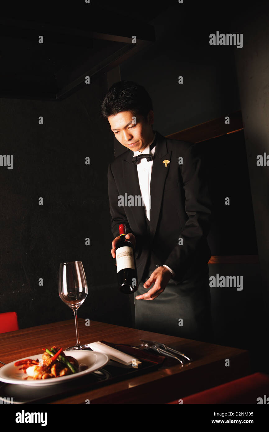 Sommelier hi-res stock photography and images - Alamy