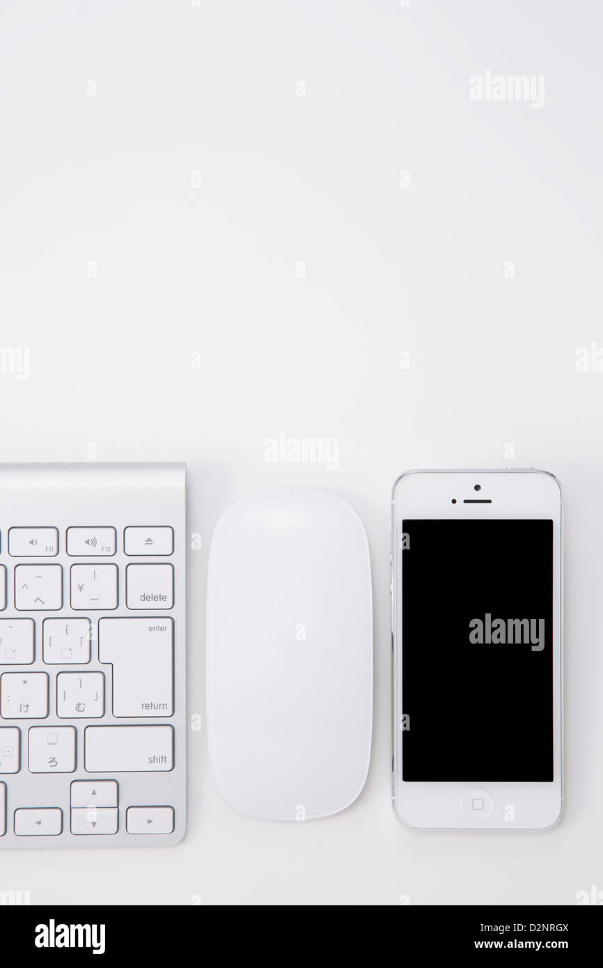 Smartphone mouse and keyboard Stock Photo - Alamy