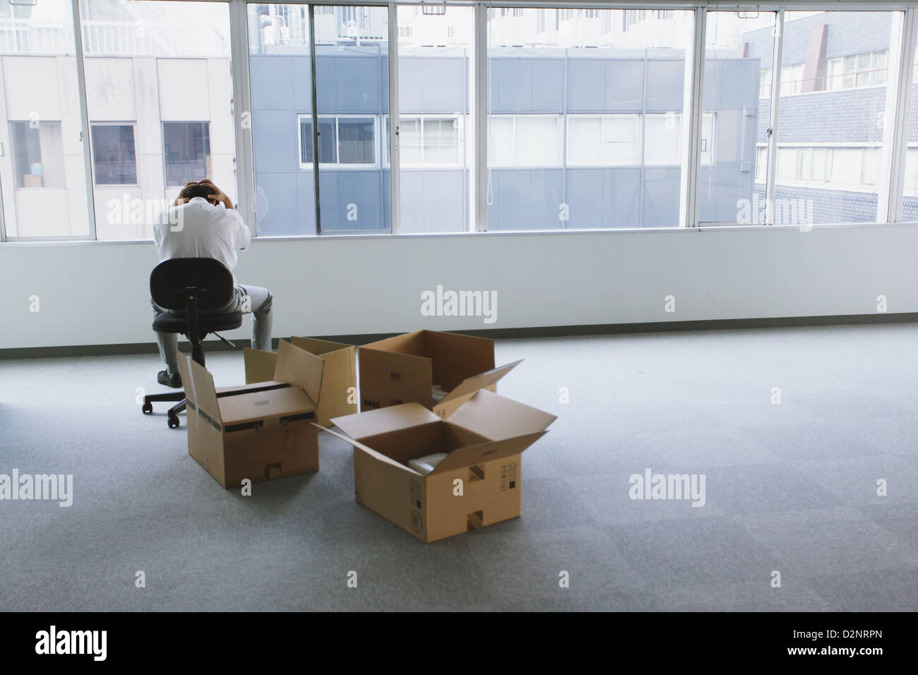Office moving hi-res stock photography and images - Alamy